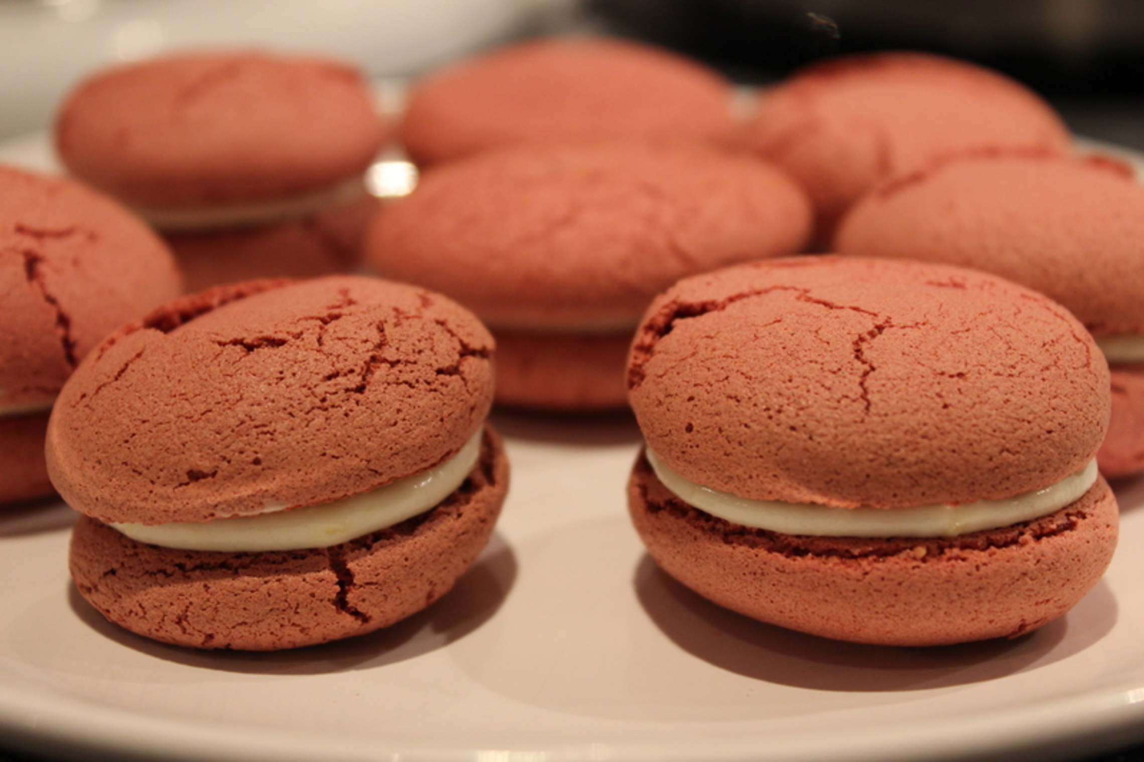 Red velvet macarons recipe — Viv Cooks